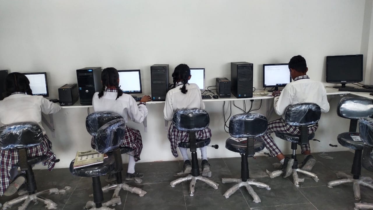 Computer Lab of Evergreen World School Gorakhpur